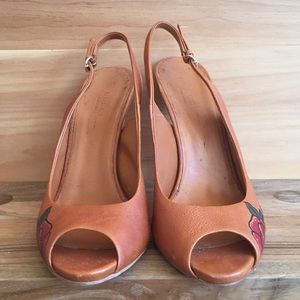 Gucci | Shoes | Gucci Pump With Rose Detail | Poshmark